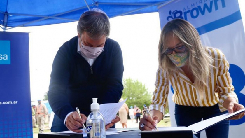Galmarini y Cascallares inauguraron redes de agua en Almirante Brown que beneficiarán a 15 mil ...