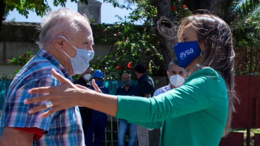 Malena Galmarini y Alberto Descalzo inauguraron una red de agua potable que beneficia a más de ...