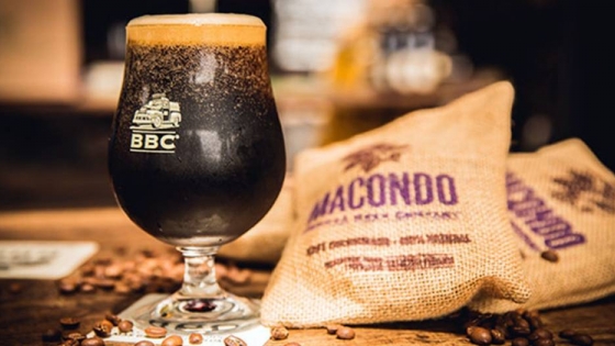 Una cerveza con sabor a caramelo y notas literarias | Agroempresario.com