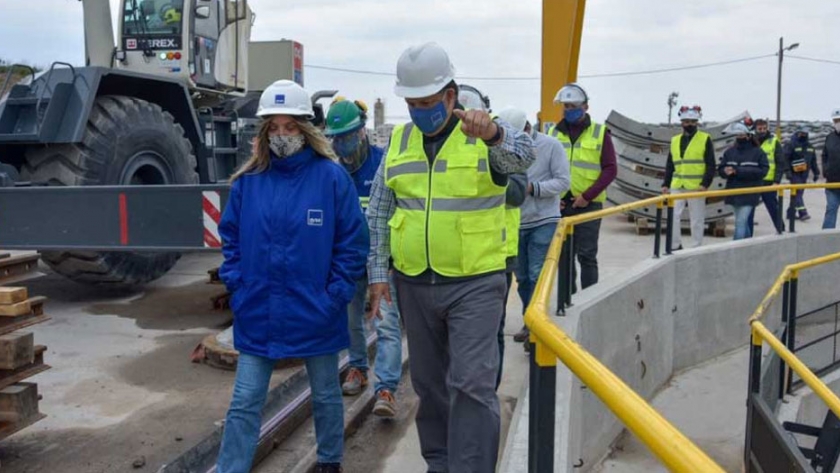Malena Galmarini recorrió las obras del Sistema Agua Sur en Bernal que van a beneficiar a 2,5 ...