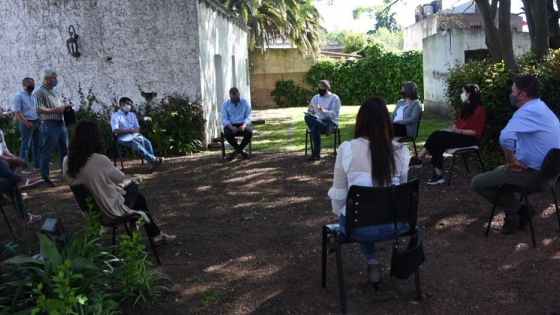 El ministro Rodríguez recorrió General Guido y Rauch, donde productores ...