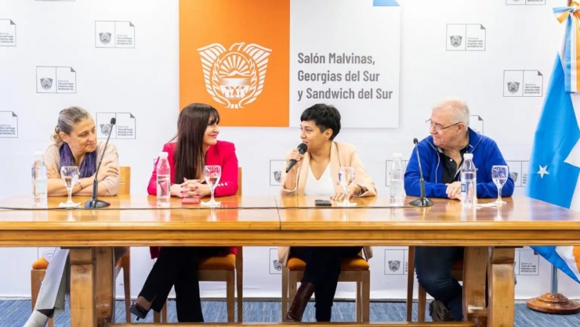 Gobierno entregó certificados a quienes se formaron en el trayecto formativo de Observadores a ...