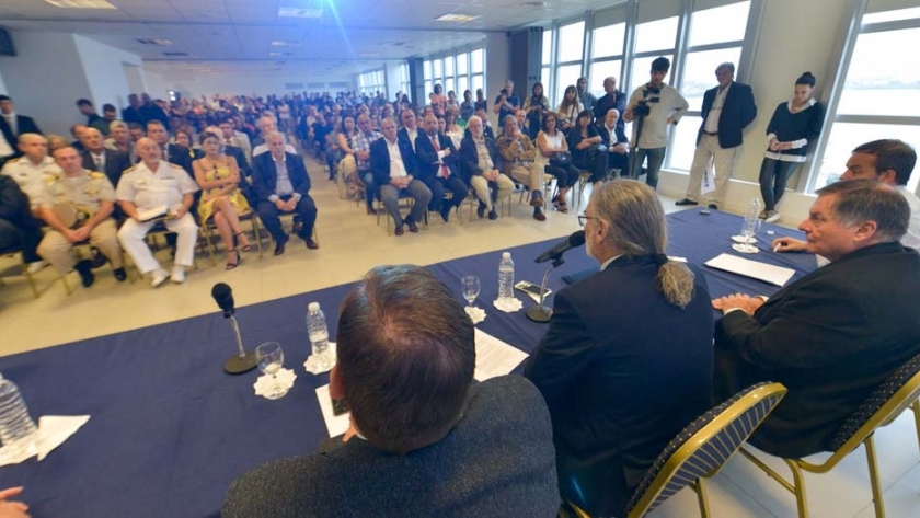 El ministro puso en funciones a la nueva autoridad del INIDEP ...